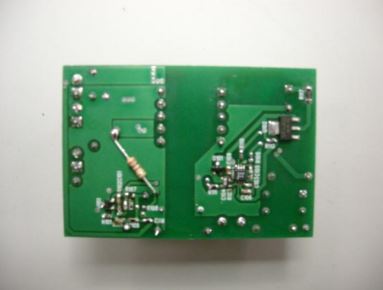 采用 LM5025 的通用输入、3.8W 准谐振反激